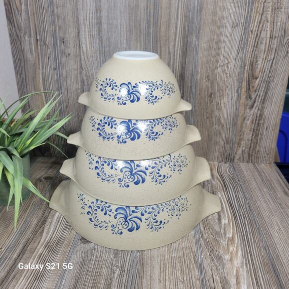 Pyrex | Kitchen | Set Of 4 Vintage Pyrex Homestead Cinderella Nesting ...
